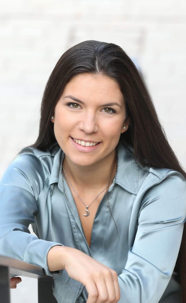 Simplif•AI Business mit KI & ChatGPT – Selina Komander-Baumann